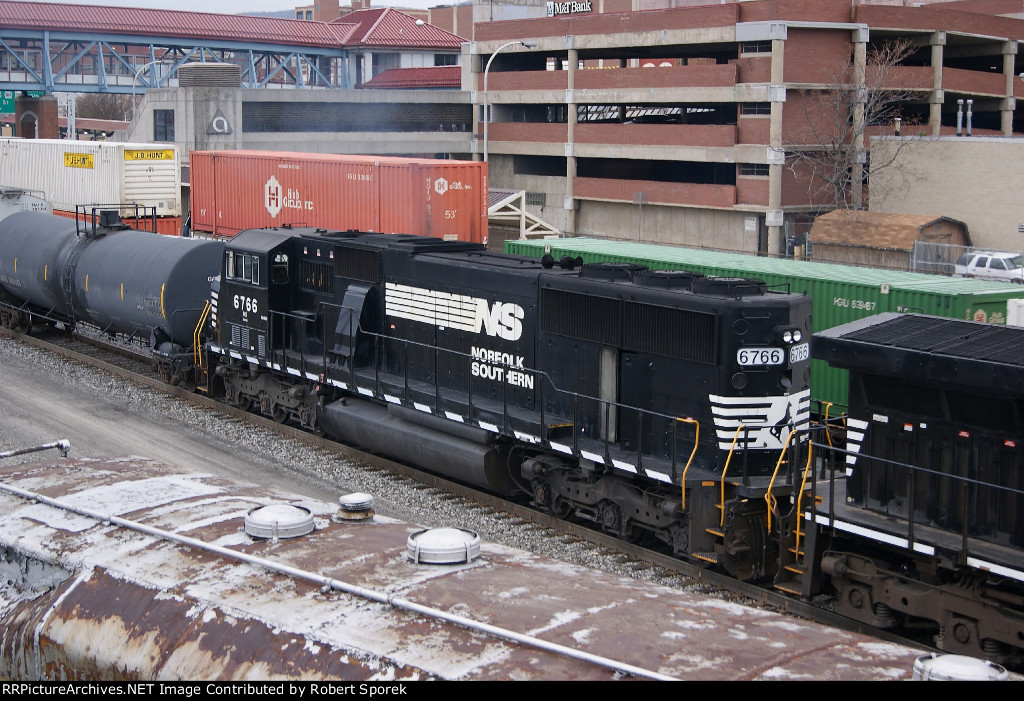 Ex-Conrail SD60M Trails on NS 12G - 4/22/2011